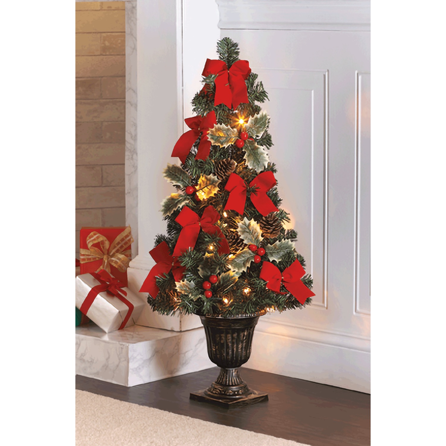 3' Lighted Christmas Tree | Carol Wright