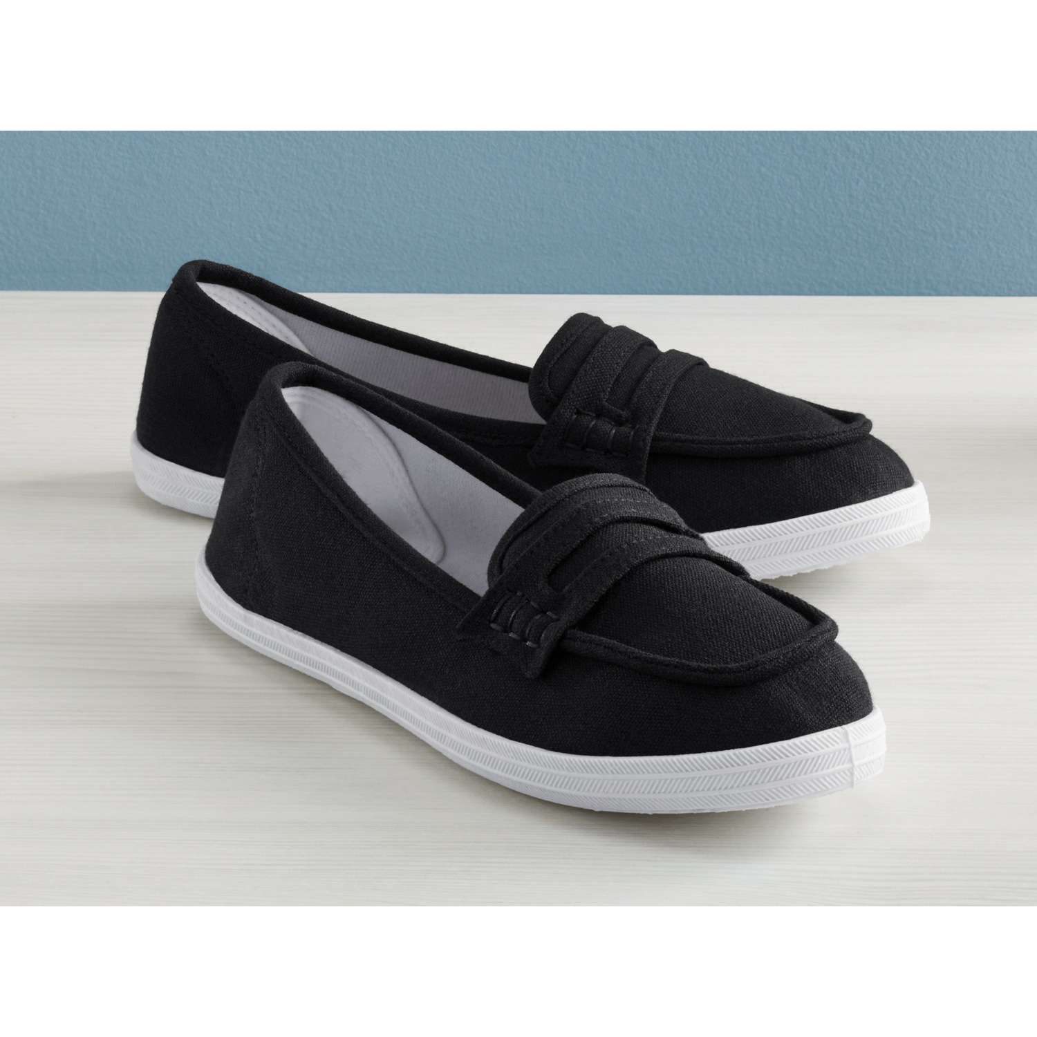 Kelly Slip On Sneaker | Carol Wright