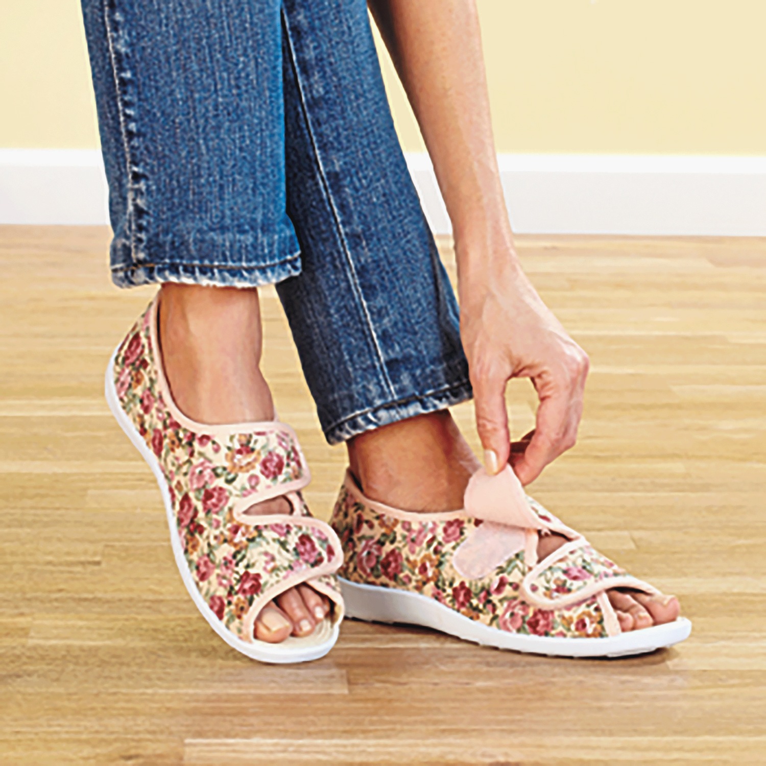 Millie Touch Closure Shoe | Carol Wright